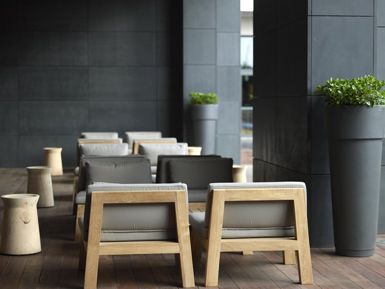 Tavolino rotondo in legno massello DAMA - Poliform