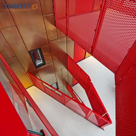 Kule Blokkbokstaver 10. Neokolonialistisk Maskulinitet Og